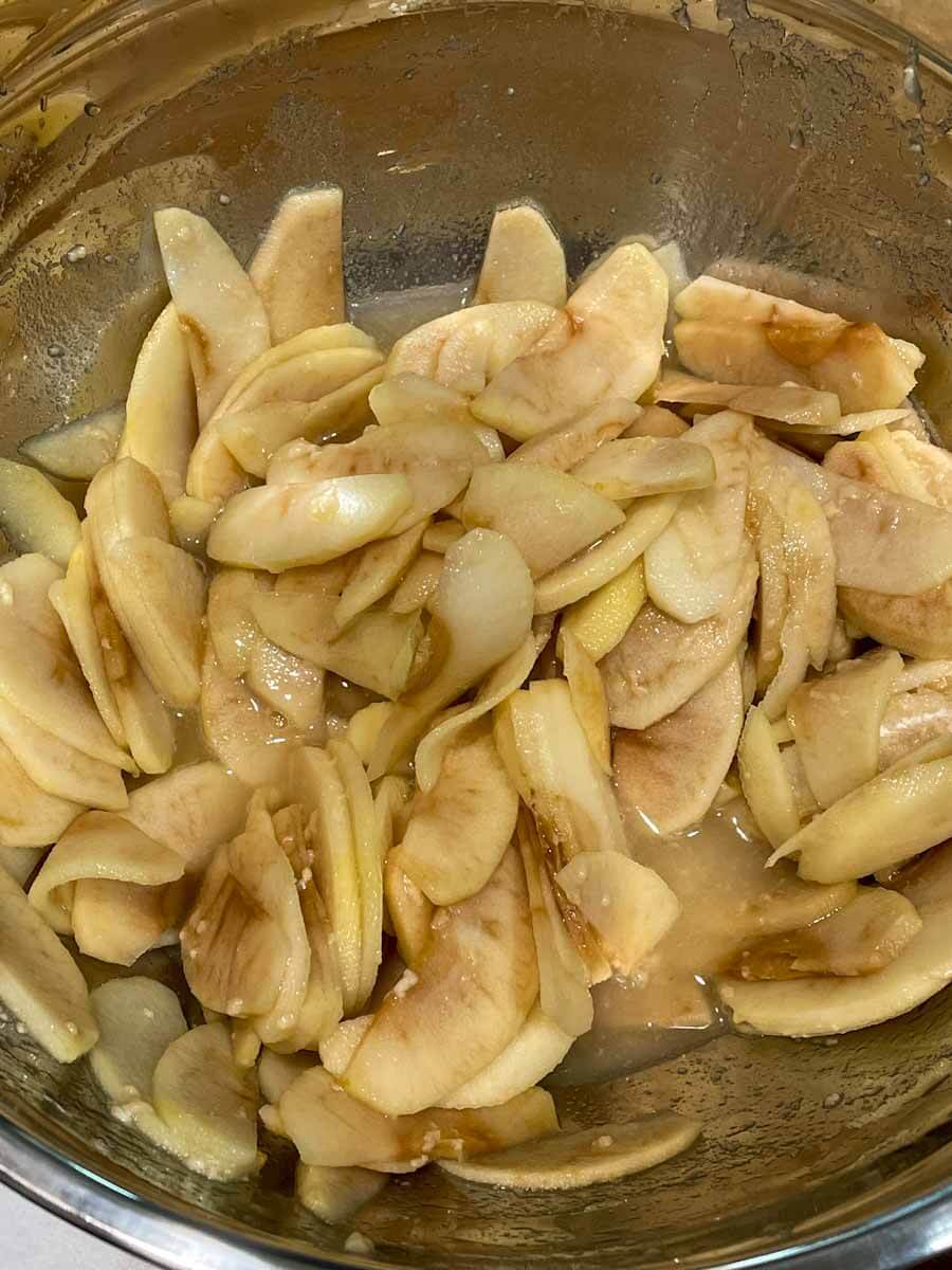 the best dang apple pie you’ll ever have *dairy & egg free* - Arda Acres